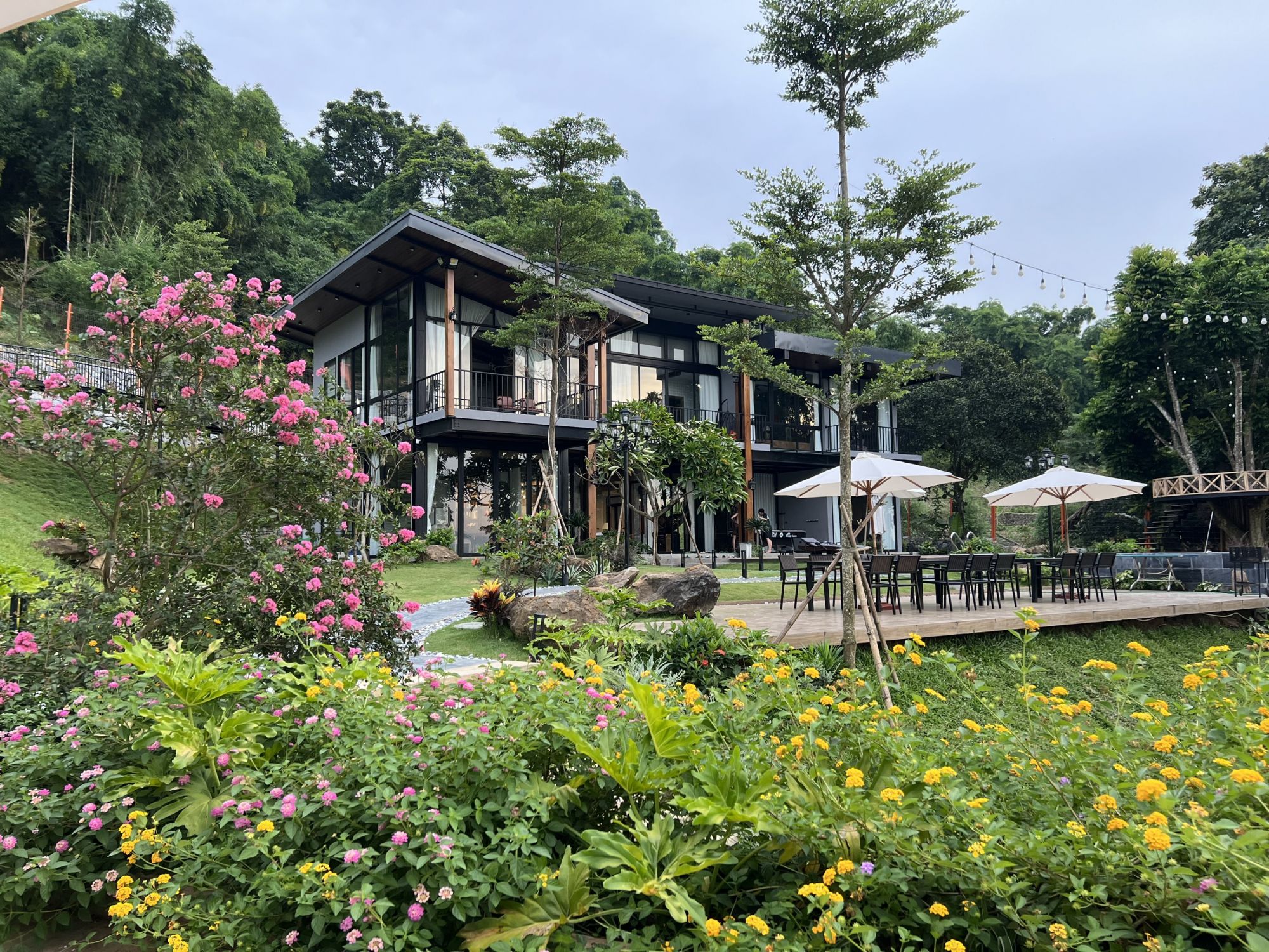 SKYFLY | Đặt tour, villa homestay quanh Hà nội giá rẻ